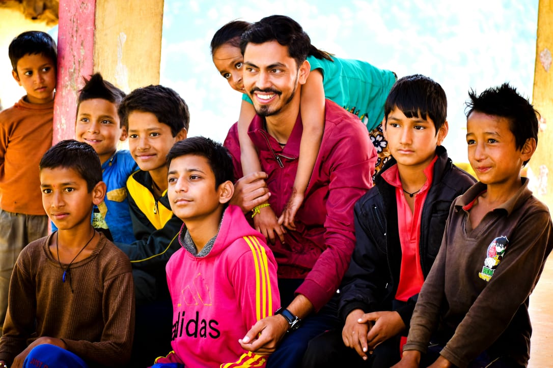 Ashish Dangwal (Educator) Height, Weight, Age, Affairs, Biography & More