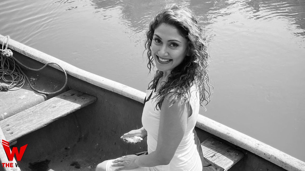 Manjari Fadnis (Actress) Height, Weight, Age, Affairs, Biography & More