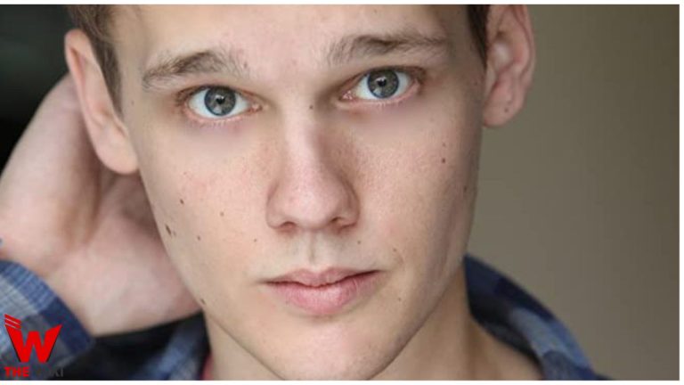 Hunter Doohan (Actor) Height, Weight, Age, Affairs, Biography & More