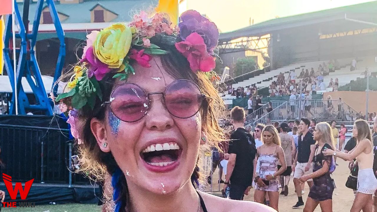 Chloe Hayden (Actress) Height, Weight, Age, Affairs, Biography & More