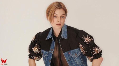 Emma Corrin (Actress) Height, Weight, Age, Affairs, Biography & More