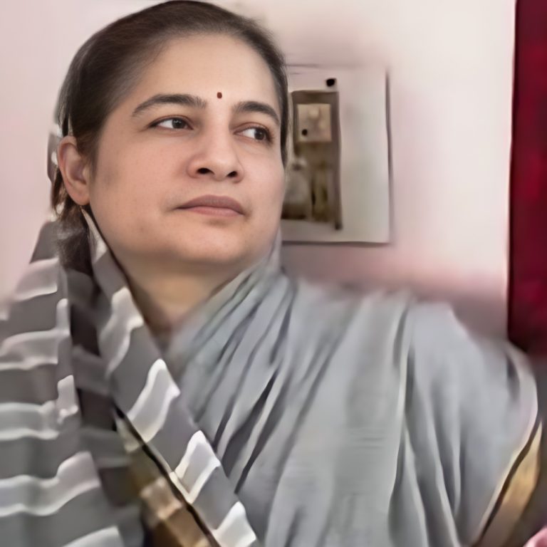 Garima Lohia (UPSC Topper) Wiki, Biography, Age, Family, Husband & More
