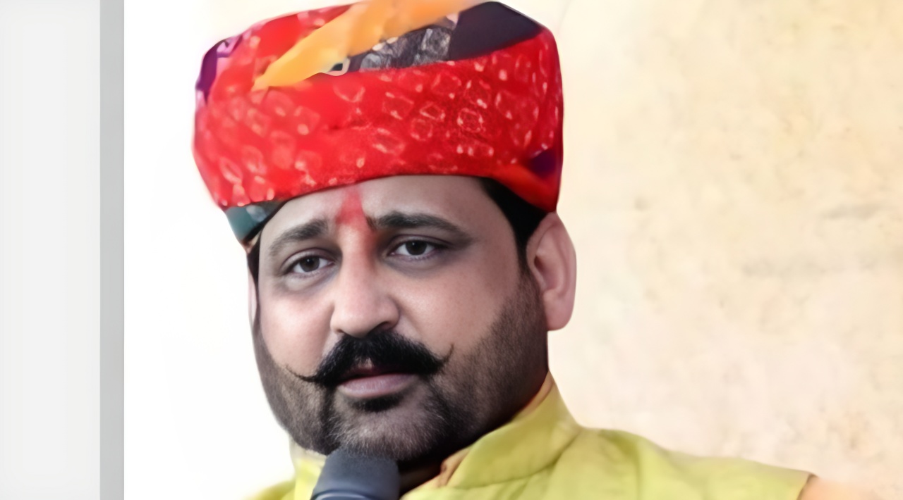 Who is Sheela Sukhdev Gogamedi, Sukhdev Singh Gogamedi's Wife ...