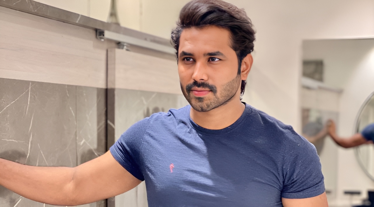 Yuvan Mayilsamy (Actor) Age, Wiki, Height, Weight, Parents, Wife ...