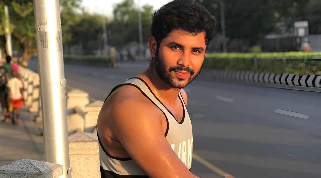 Yuvan Mayilsamy (Actor) Age, Wiki, Height, Weight, Parents, Wife ...